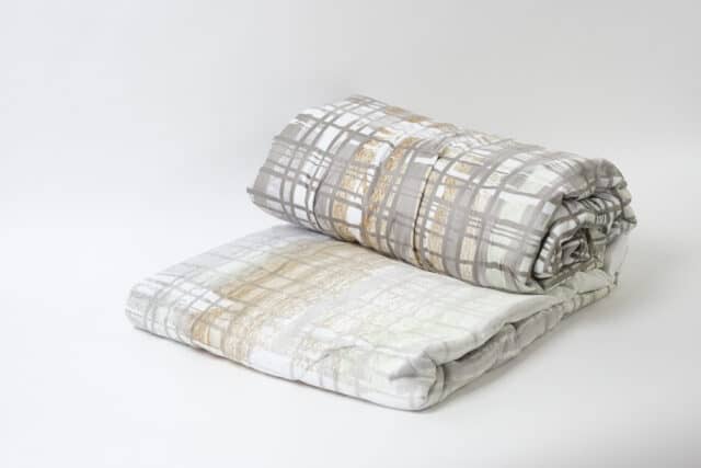 4 piece Seamless stripe pattern comforter queen size set