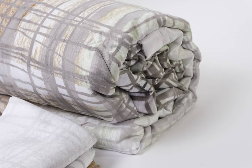 4 piece Seamless stripe pattern comforter queen size set