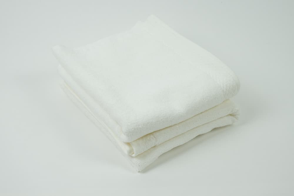 BalooWorld | plain white hand towel